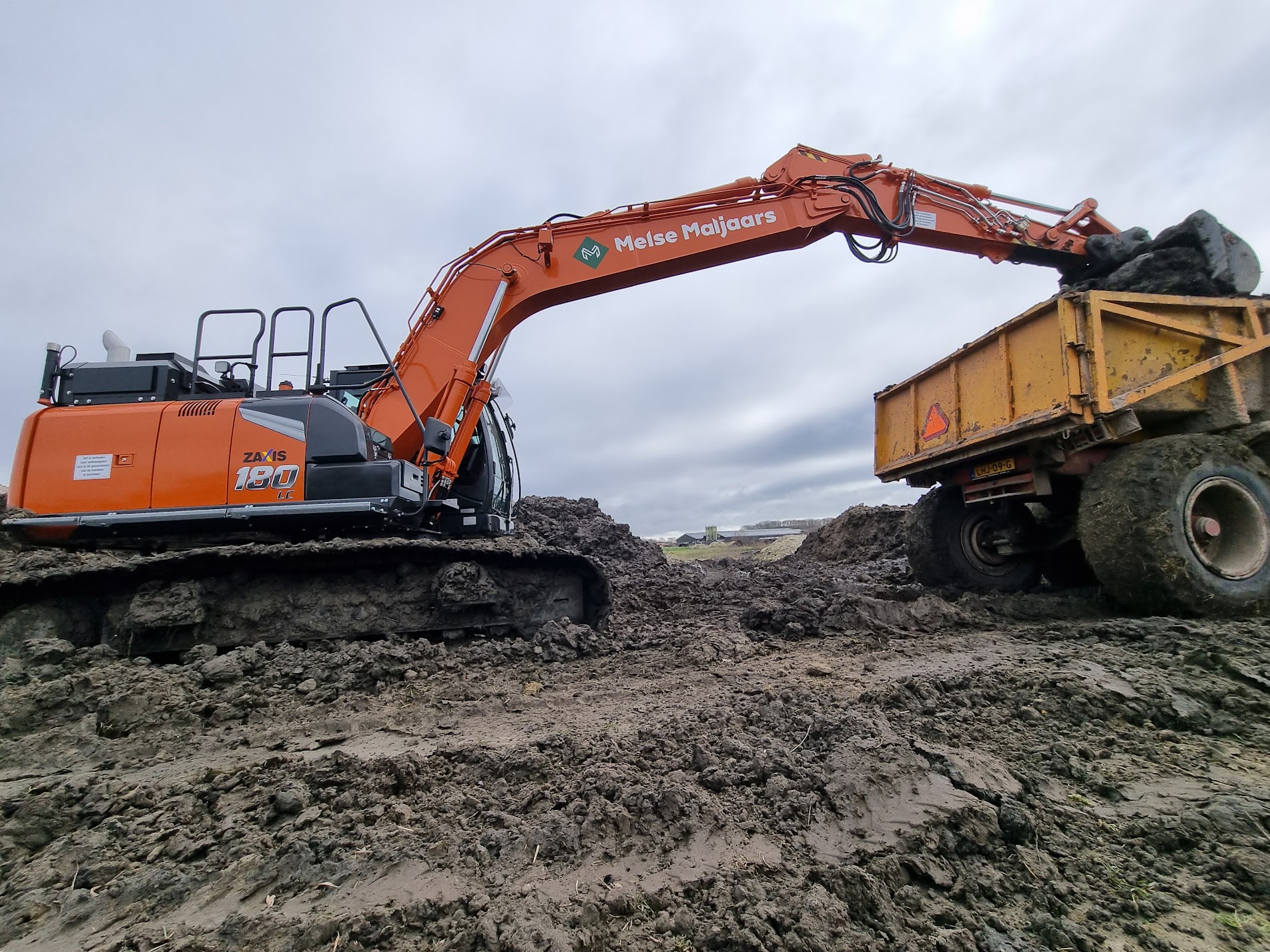 Hitachi ZX180-7 - Melse Maljaars